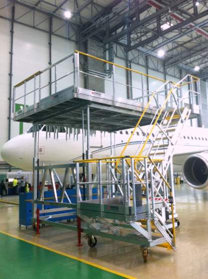 Height adjustable mobile platform PAX door access Airbus & Boeing | FORTAL